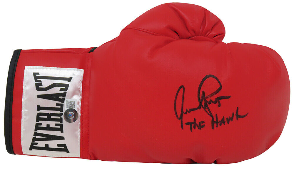Aaron Pryor Signed Red Everlast Boxing Glove w/The Hawk - (Beckett COA – Super Sports Center