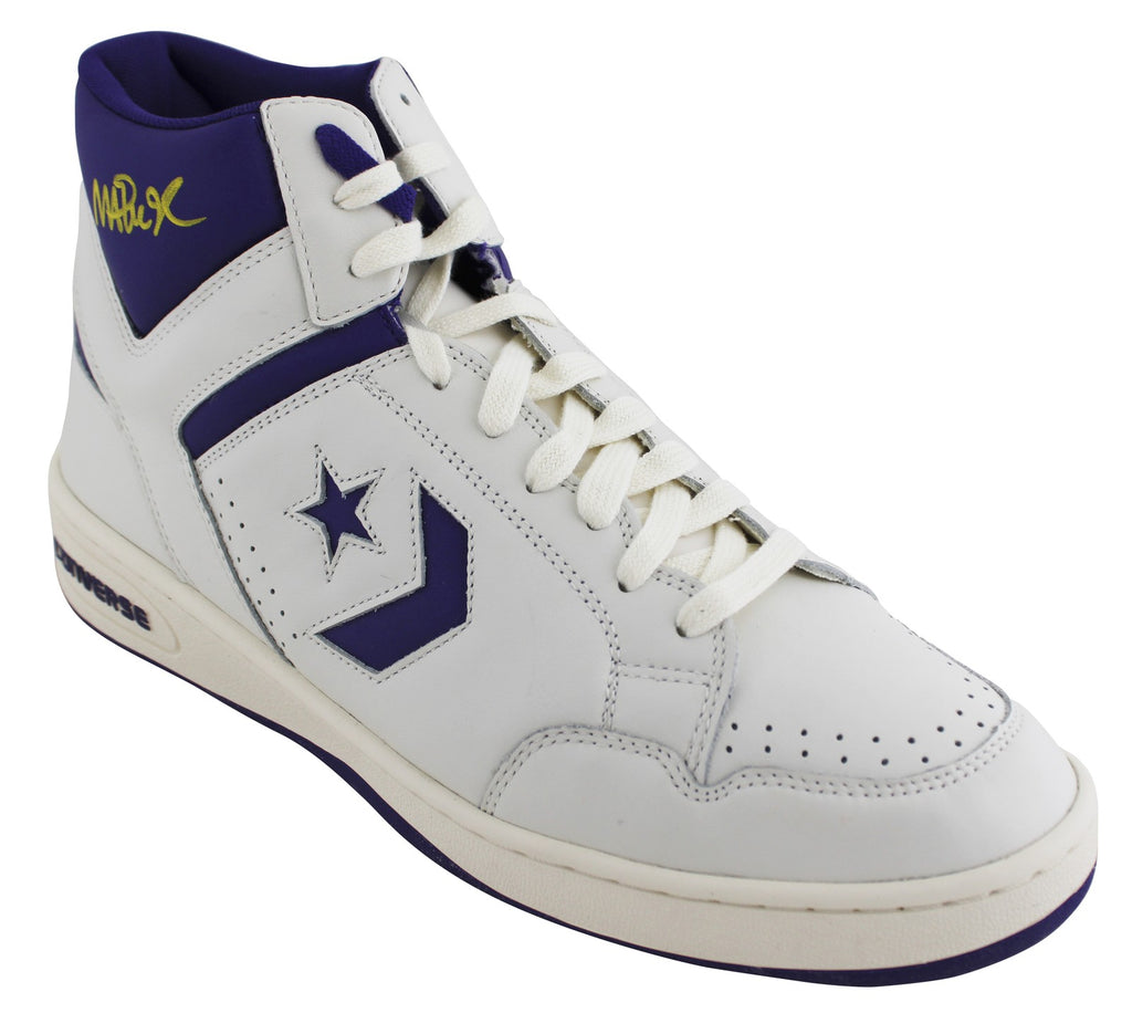 Lakers Magic Johnson Signed Right Purple & White Converse Weapon Shoe ...