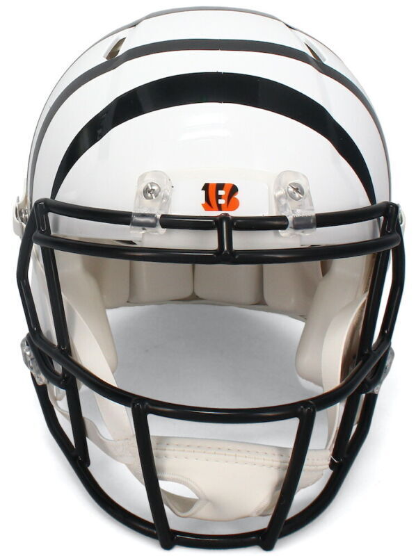 JOE BURROW Autographed Bengals White Alternate Speed Authentic Helmet ...
