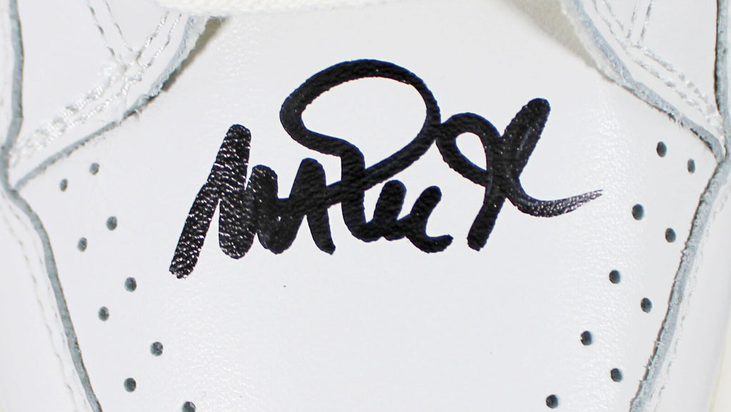 Magic Johnson Signed Right Purple & White Converse Weapon Shoe W/ Case ...