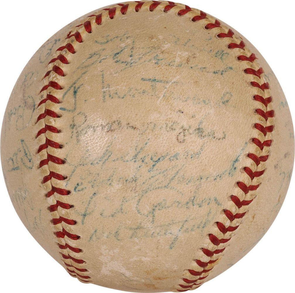 Robert Clemente Rookie Signed 1955 Pirates NL Baseball + 27 Others JSA ...