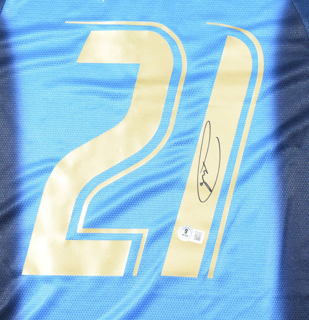Andrea Pirlo Signed Italy FC Home Soccer Jersey #21 - Beckett Witnesse ...